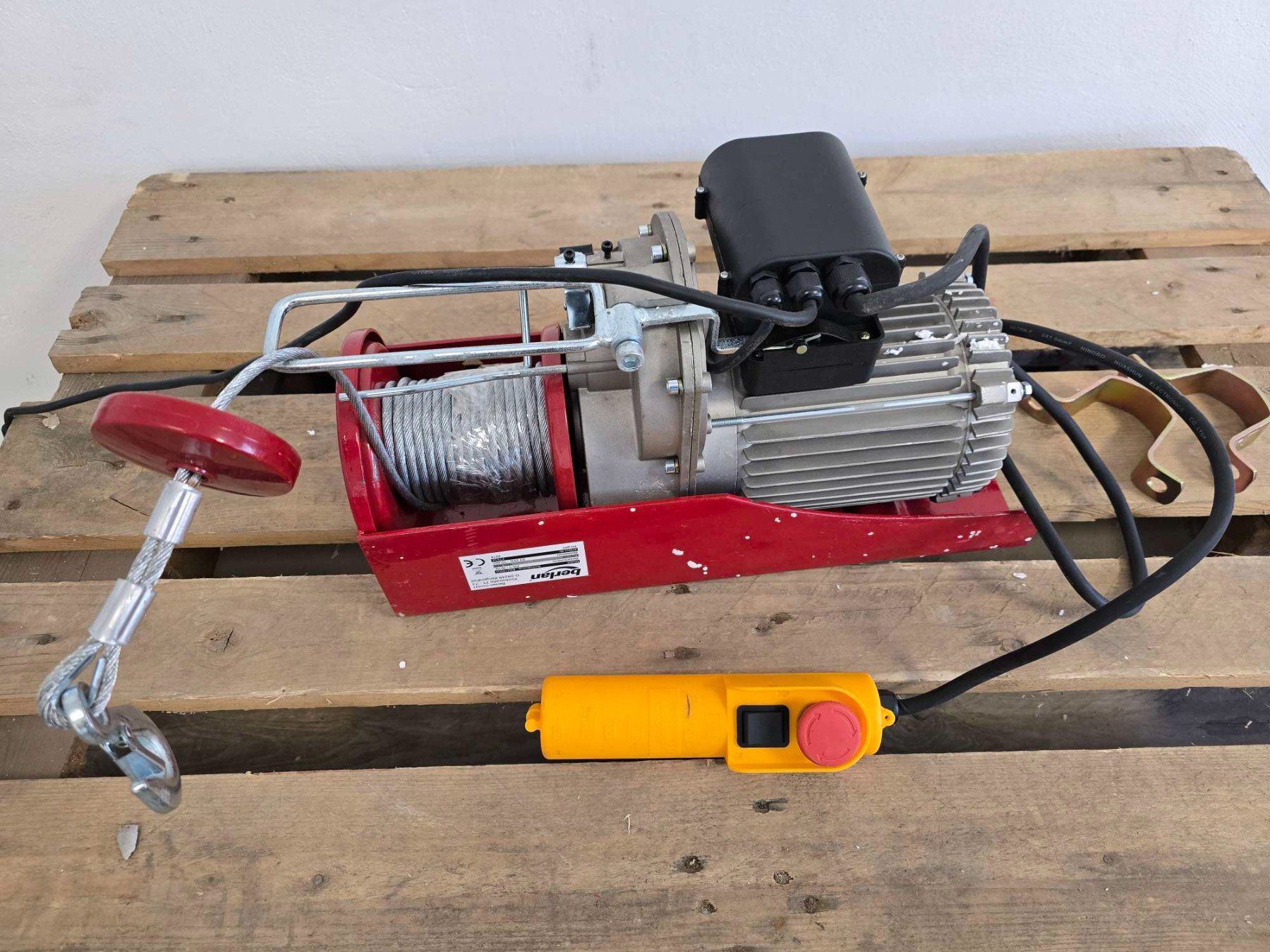 Elektrischer Seilhebezug 1000kg Seilzug Seilwinde mit Mangel (Defekt ...