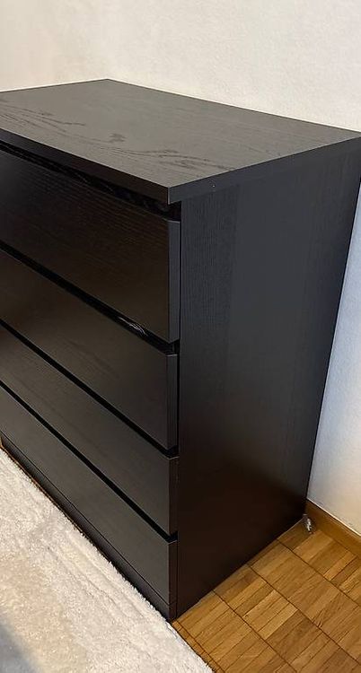 Elegantes Malm Kommode Schwarz Bild
