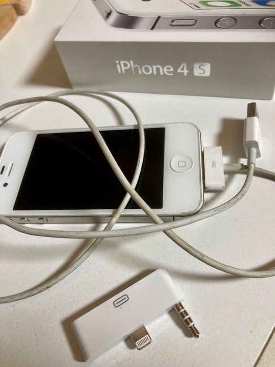 IPhone 4S weiss (Gebraucht) in Soglio für CHF 5 – mit Lieferung auf Ricardo kaufen