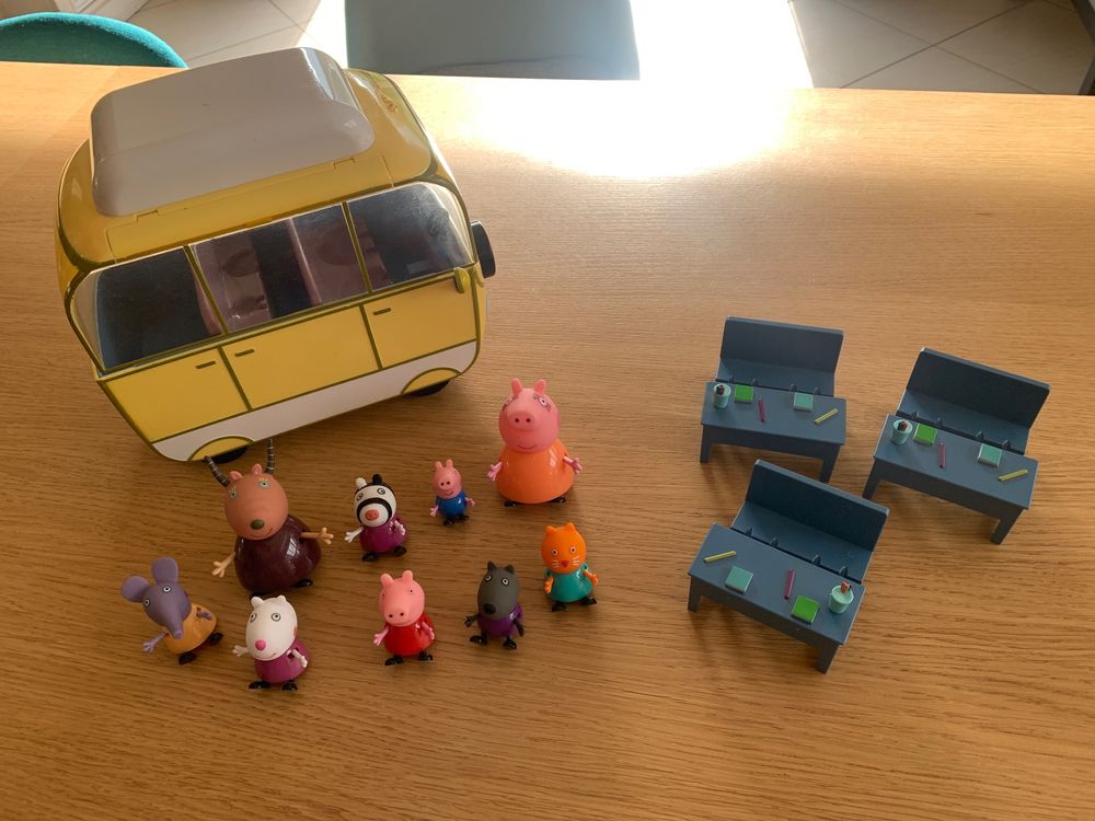 Bus Peppa PiG et bancs d’école | Kaufen auf Ricardo
