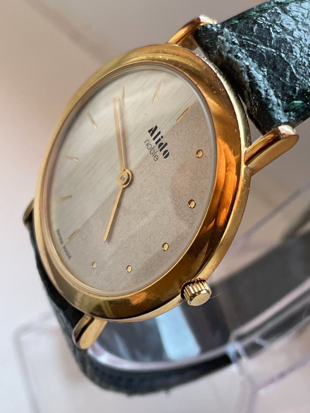 Alido Noble edle SELTENE SWISS MADE Vintage Quarz-Uhr (Gebraucht) in ...
