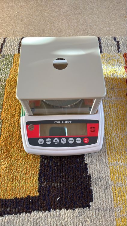 Balance de précision labo MILLOT 600g (D'occasion) à La Chaux-de-Fonds ...