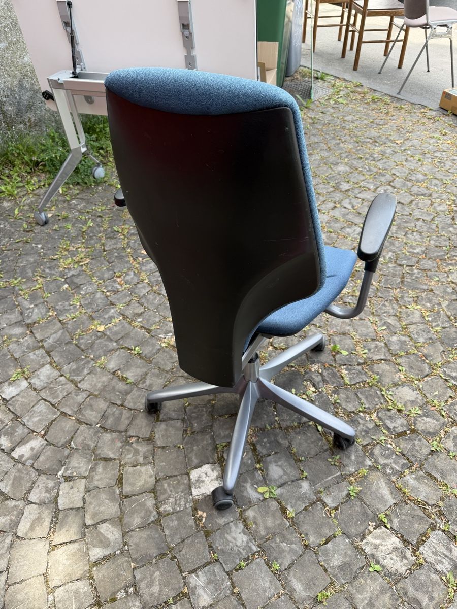 giroflex chair in good condition (Gebraucht) in Zürich für CHF 1 – nur ...