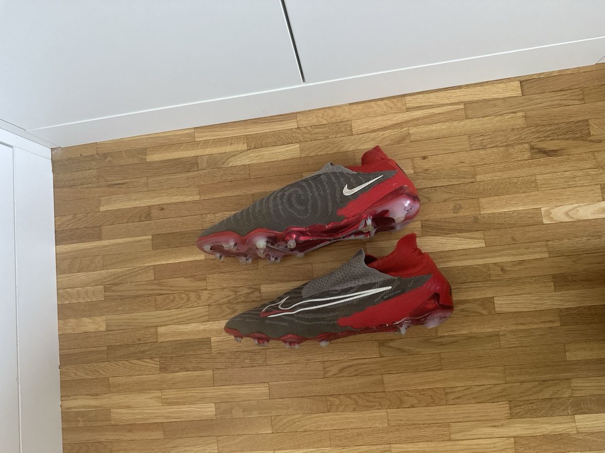Paire de crampon élite personnalisée (D'occasion) à Genève pour CHF 55 ...