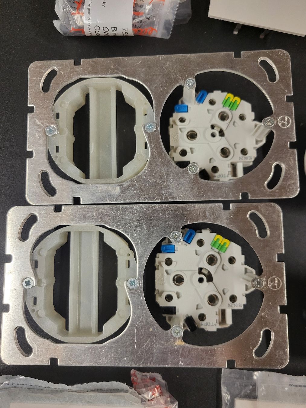 2-Stück Kombination Gr.1-1 mit 3xT13 und Blinddeckel Feller (Neu ...