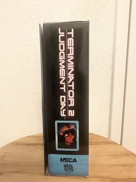 NECA Ultimate Terminator 2 T-1000 neu reel toys cop (Neu und ...