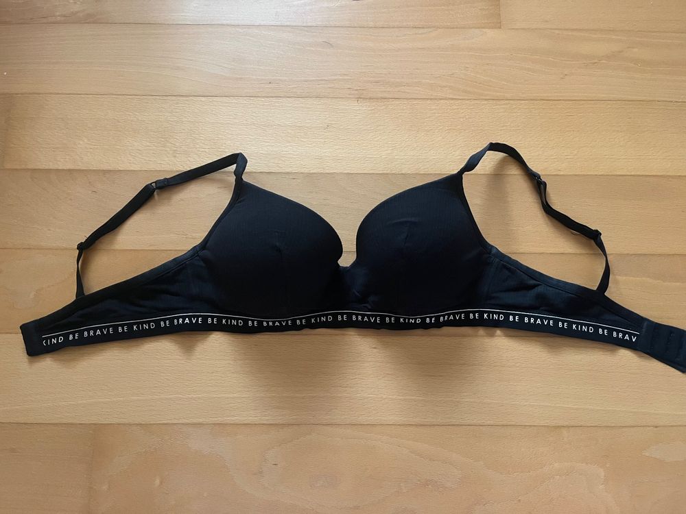 BH schwarz "be brave be kind" 80D H&M (Gebraucht) in Wallenried für CHF ...