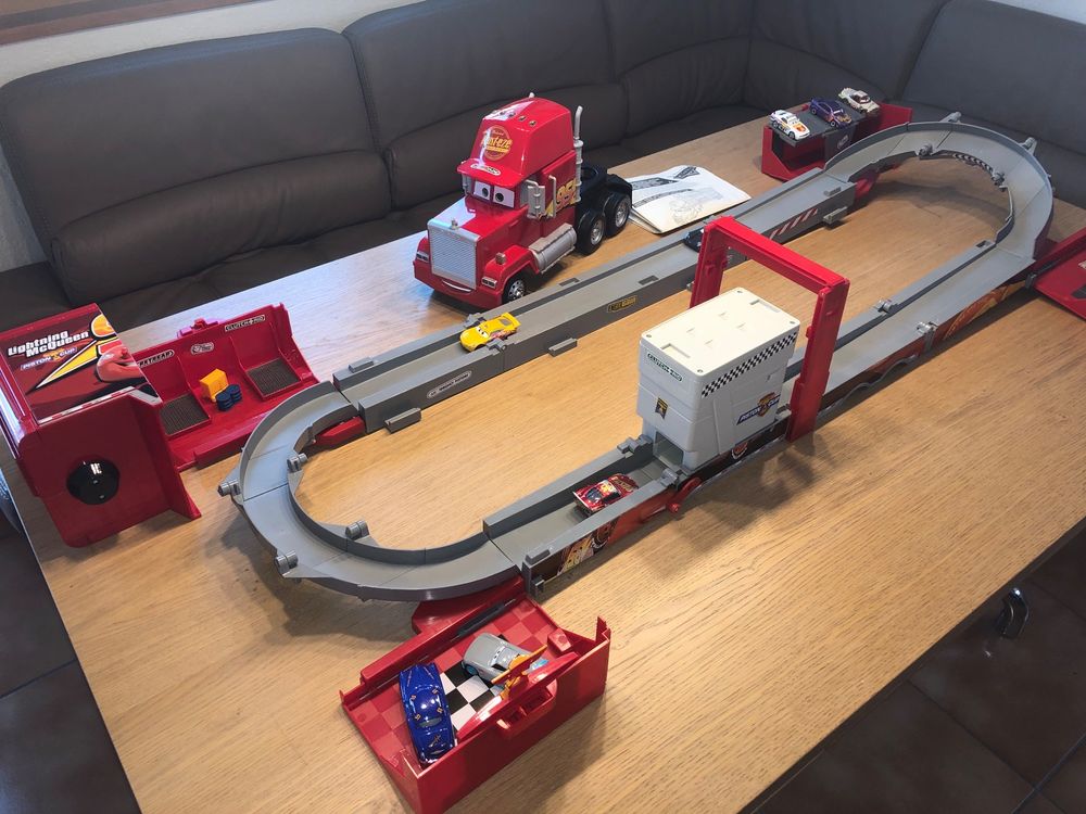Disney Pixar Cars Mack Mega Rennstrecke Transformer(Mattel) (Gebraucht ...