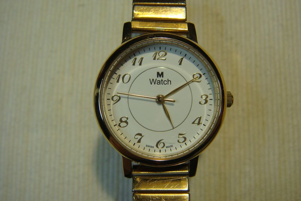 M-watch vergoldet (Gebraucht) in Emmenbrücke für CHF 8 – mit Lieferung ...