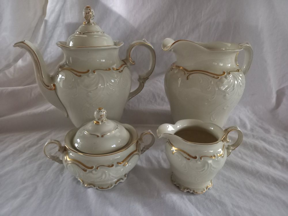 2 Pots, un crémier et un sucrier en porcelaine KPM (Gebraucht) in ...