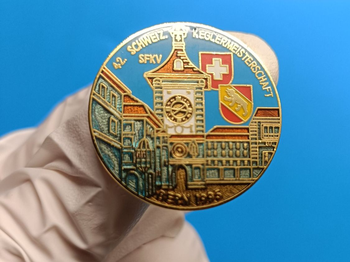 Pin 42. Schweizer Kegelmeisterschaft Nr. 2104 - Box 40 (Gebraucht) in ...