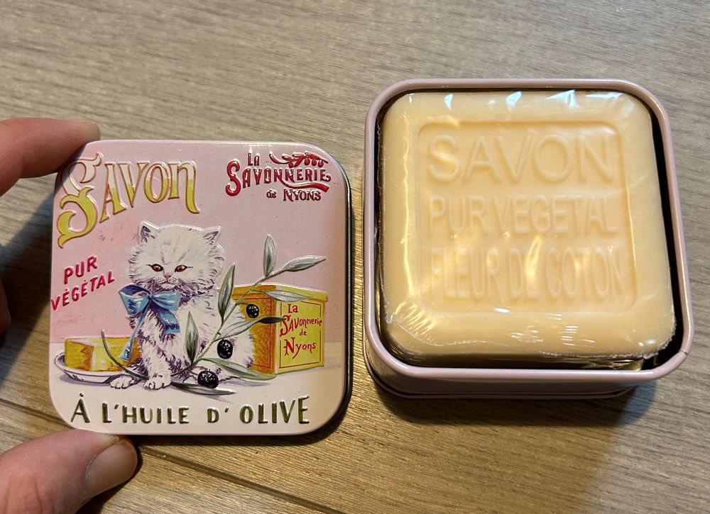 Savon pur végétal - fleur de coton - dans magnifique boite (Neu und ...