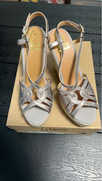 Sommerliche Keilsandalen Kanna, Gr. 39 (Neu und originalverpackt) in Brislach für CHF 20 – mit ...