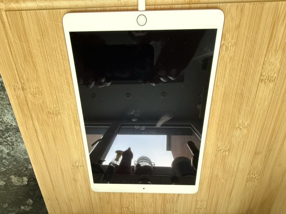 iPad Air 3 + Logitech Tastatur Case + Apple Pencil (Gebraucht) in ...