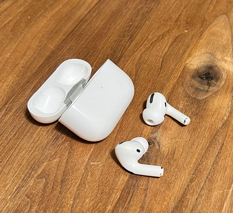 AirPods Pro 1. Gen (rechter Airpod „leicht“ defekt) (Defekt) in ...