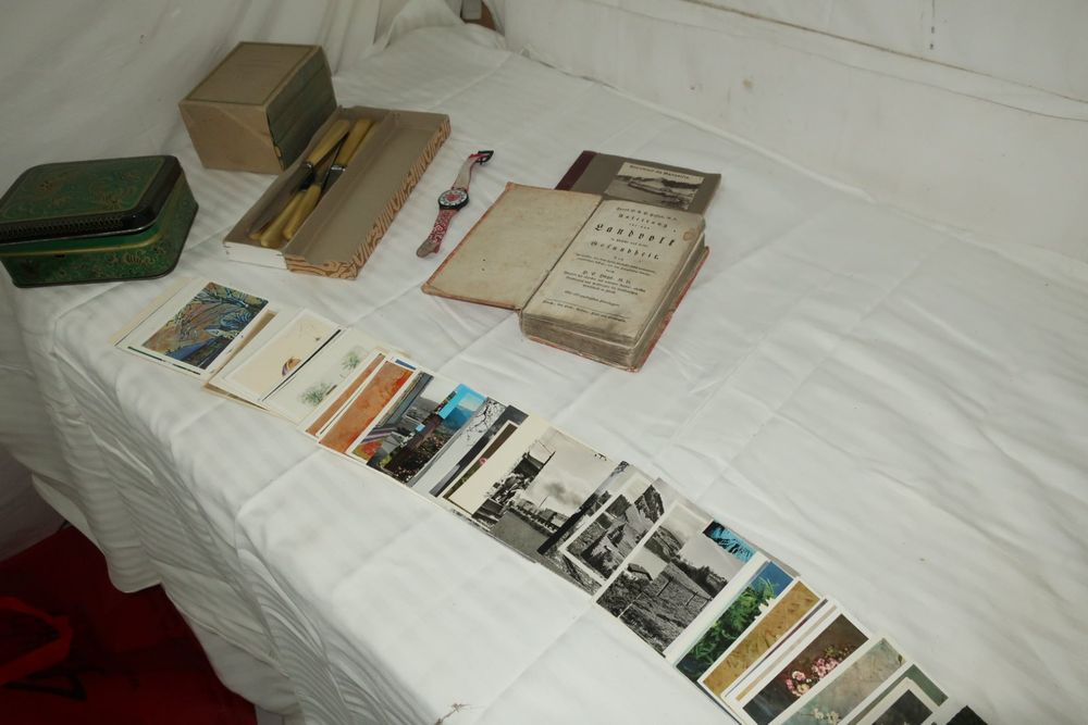 Flohmarkt, Marseille, Buch, Uhr, Karten, Dose, ab nur 1 Fr.! (Gebraucht) in Pfeffikon LU für CHF ...