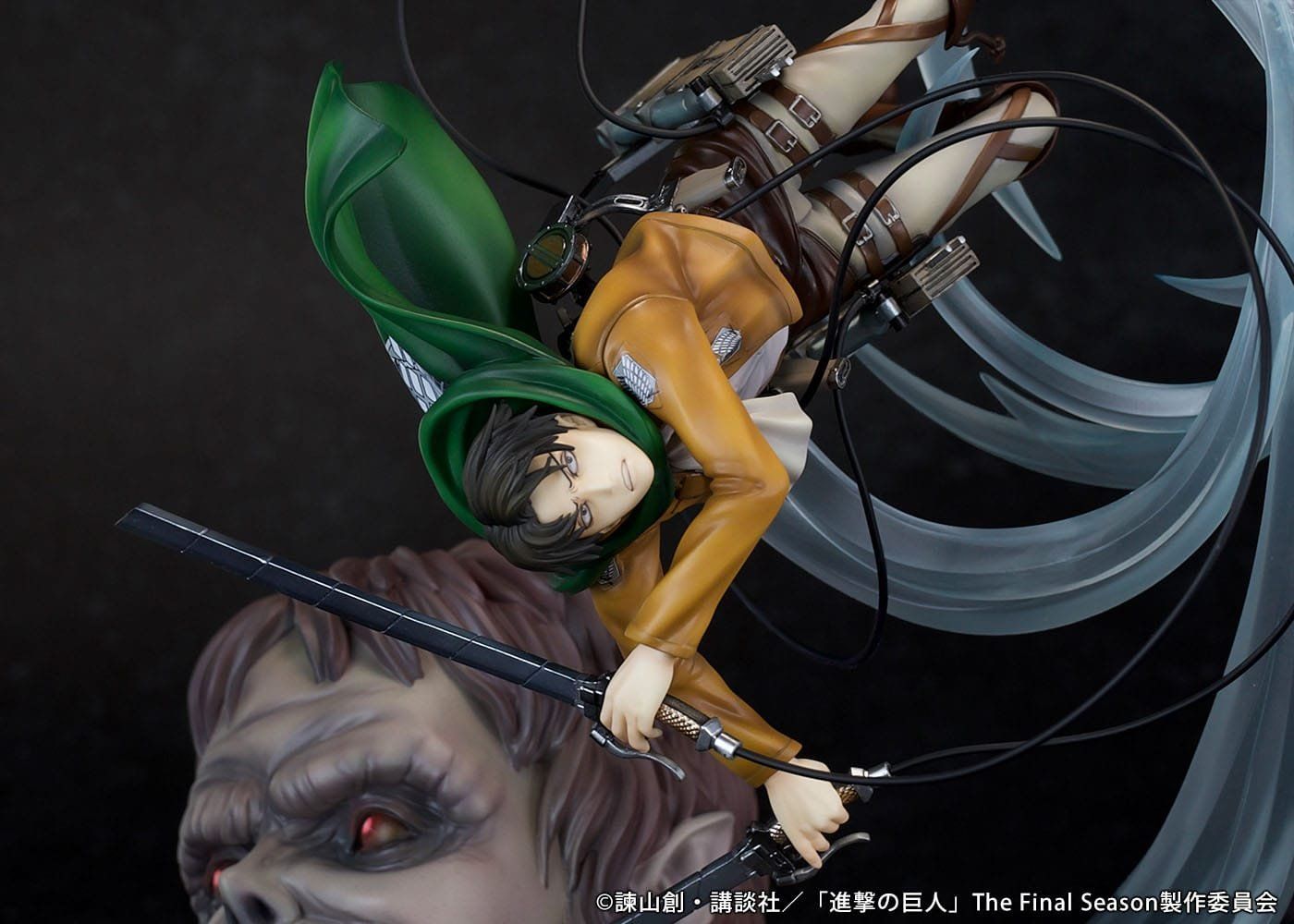 Attack on Titan PVC 1/7 Levi vs Beast Titan Ver. 28 cm (Neuf avec ...