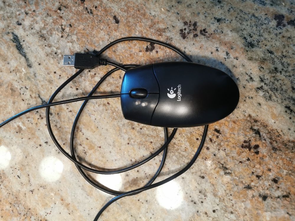 Logitech Maus mit Kabel (Gebraucht) in Arbon für CHF 1 – nur Abholung ...