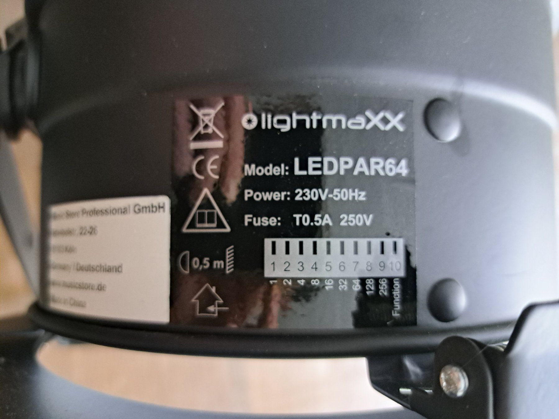 6x LED PAR 64 10mm 189 RGB-LEDs mit Filterrahmen im 6er Case (Gebraucht ...