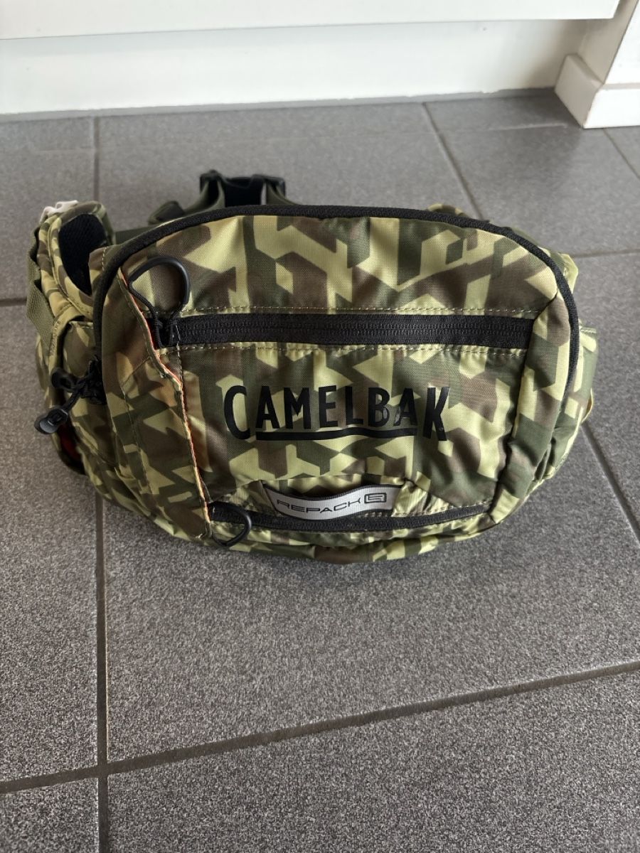 Camelbak Hüfttasche Repack LR4 Camo, neuwertig! Top! (Gebraucht) in ...