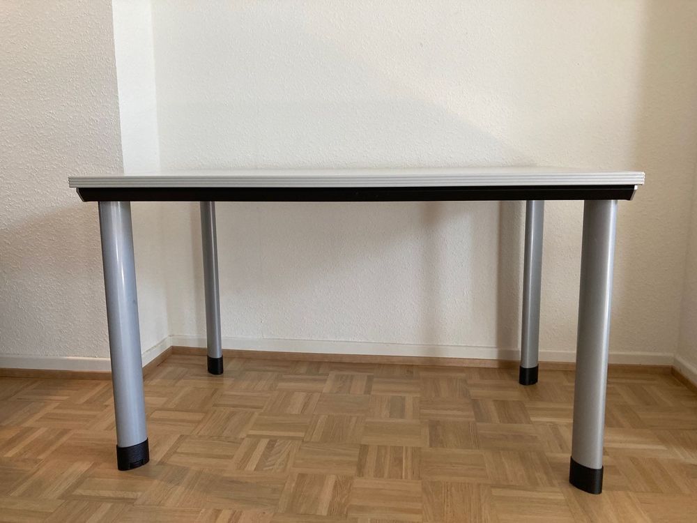 Bureau Gris (Gebraucht) in Genève für CHF 1 – nur Abholung auf Ricardo ...