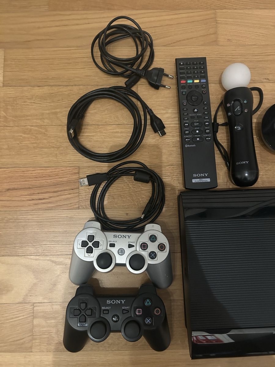 Playstation 3 + 2 Controller + 1 PS Move Controller - Lot12 (Gebraucht ...