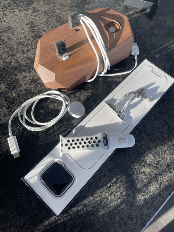 Apple Watch Nike SE 40mm GPS (Gebraucht) in Lyss für CHF 150 – mit ...