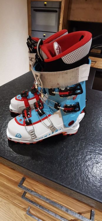 Tourenskischuh Scott Celeste 3 (Damen) (Gebraucht) in Matten(St.Stephan) für CHF 270 – mit ...