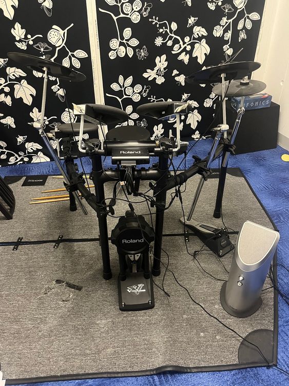 Roland TD-4K2 V Drum + Roland Monitor PM-01 | Kaufen auf Ricardo