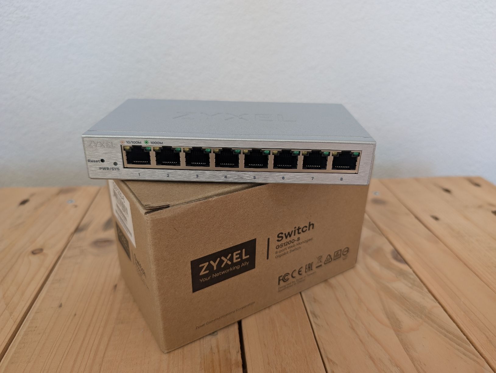 Zyxel 8-Port Gigabit-Switch GS1200-8, managed (Neu (gemäss Beschreibung)) in Buttwil für CHF 16 ...