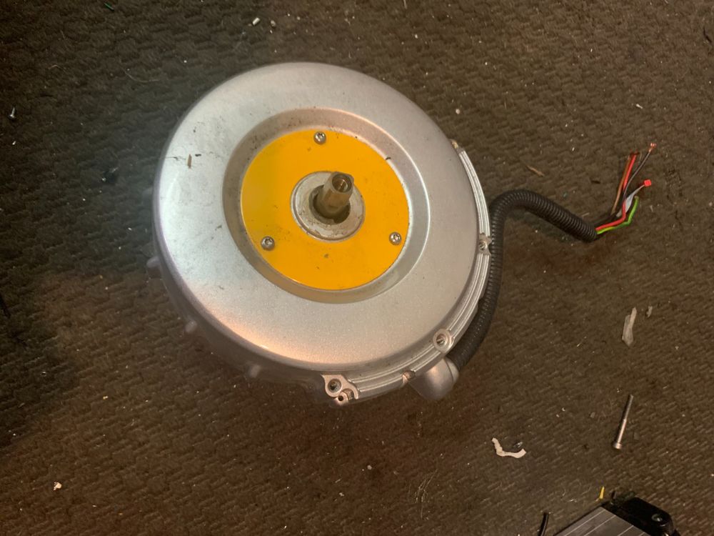 moteur flyer f6 (D'occasion) à Genève pour CHF 1 – retrait uniquement ...