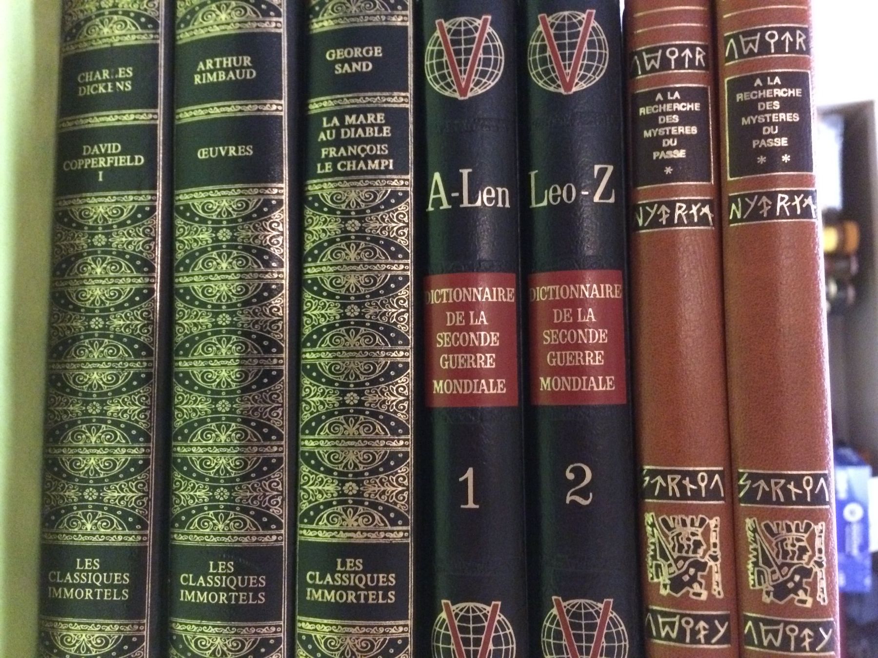 7 Livres : 3 romans, 2 dico 2è guerre, 2 mystères du passé (Neuf (Voir ...