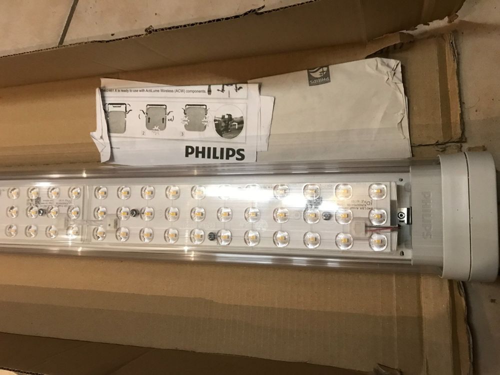 Lampe lineaire LED Philips pacific 460/461C/X | Kaufen auf Ricardo