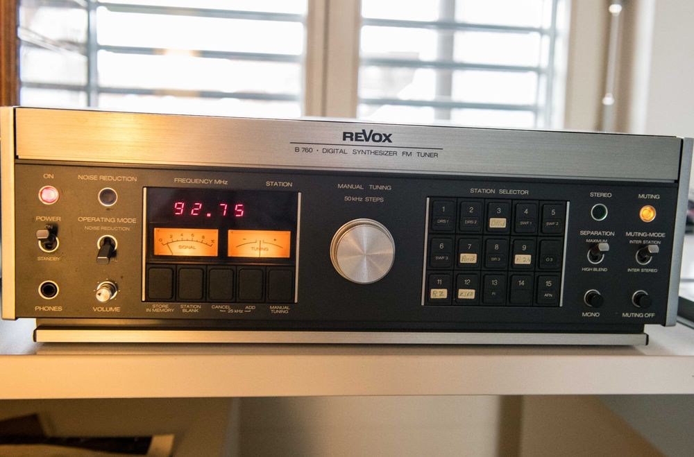 Revox B 760 Digital Synthesizer FM Tuner (Gebraucht) in Schwerzenbach für CHF 100 – nur Abholung ...