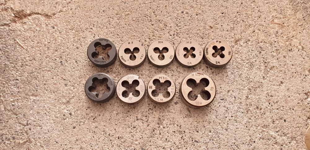 Jeu de filière /Schneideisen (Gebraucht) in Yverdon-les-Bains für CHF 15 – mit Lieferung auf ...