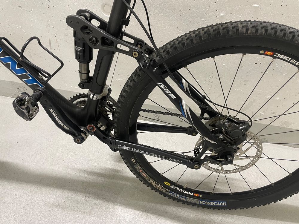 Vollgefedert Mountain Bike-Giant NRS-Fully-Carbon (Gebraucht) in Zürich ...