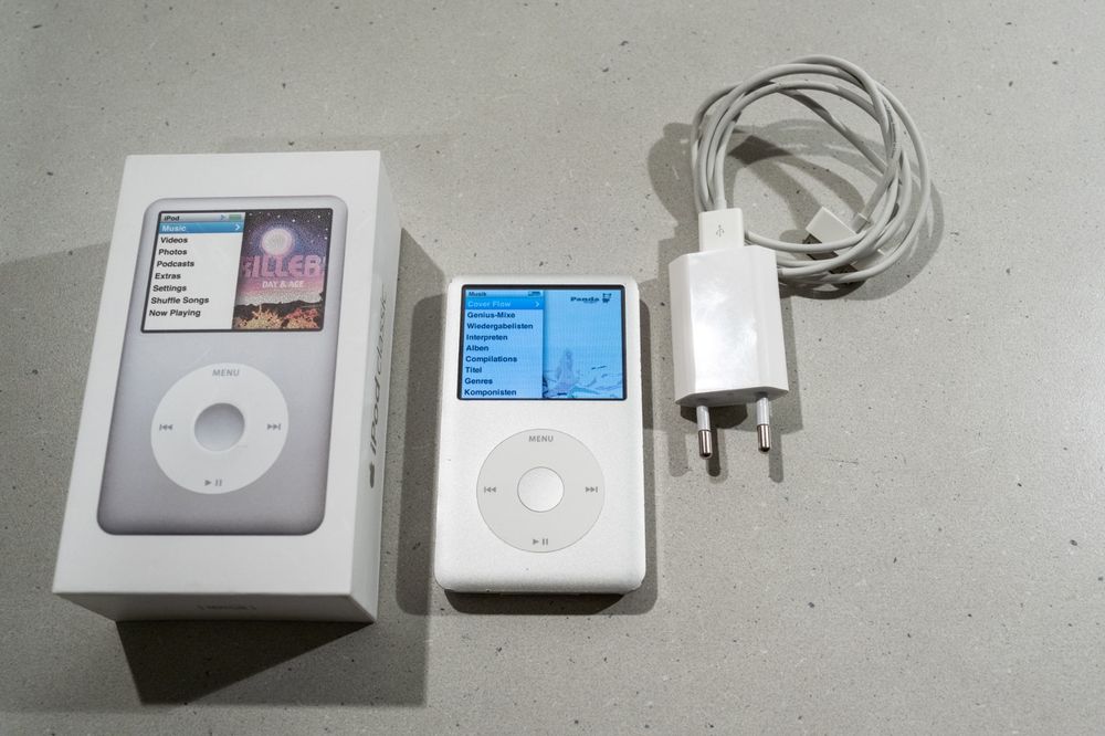iPod Classic 160GB, Ladestecker u. Kabel, OVP (Gebraucht) in Binz für ...