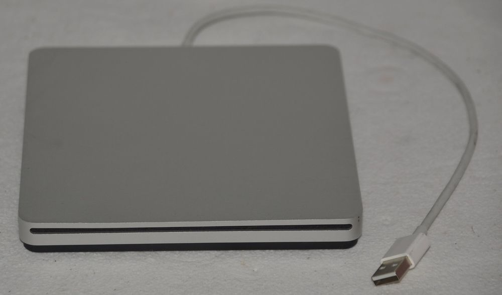 Apple USB SuperDrive DVD Laufwerk A1379 Graveur de DVD (Neu und ...