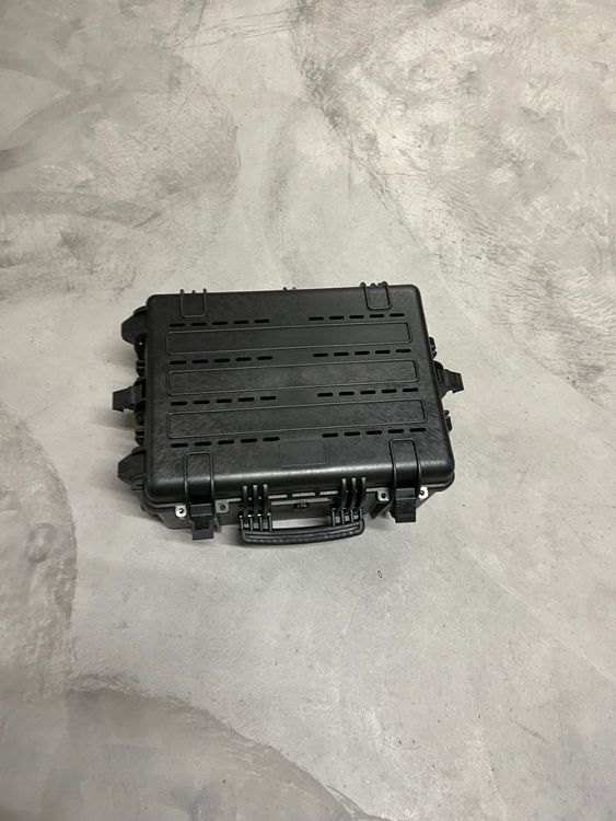 Explorer 5326 schwarz mit Lüftungsschlitze (Gebraucht) in Neuhaus SG ...