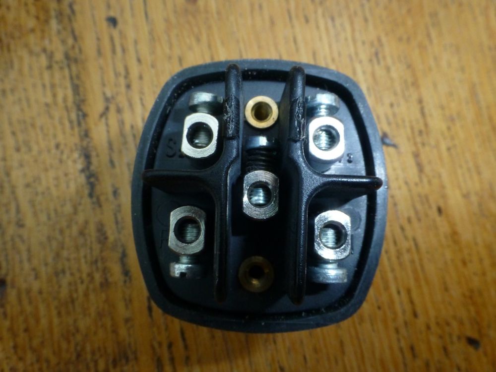 Netzstecker T15, 380V 10A, Stecker Typ15 | Kaufen auf Ricardo