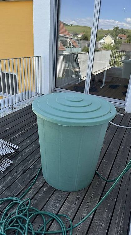 Wunderschone Regentonne Zu Verschenken Bild
