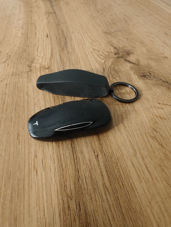 Tesla Key Fob Model 3 und Model Y (Gebraucht) in Bütschwil für CHF 120 ...