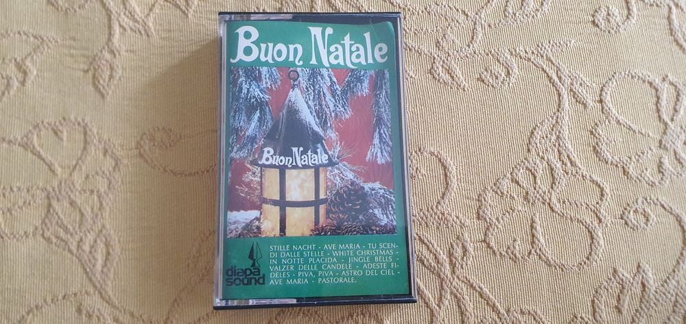 Musicassetta Buon Natale (Gebraucht) in Melano für CHF 3 – mit Lieferung auf Ricardo kaufen