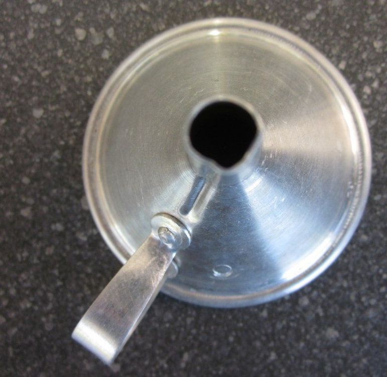 Alter Aluminium -Trichter, Durchmesser 6 cm, mit Alu-Henkel (Gebraucht ...