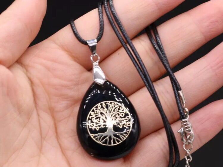 Amulett/ Anhänger mit Baum des Lebens (Naturstein) (Neu (gemäss Beschreibung)) in Gams für CHF 7 ...