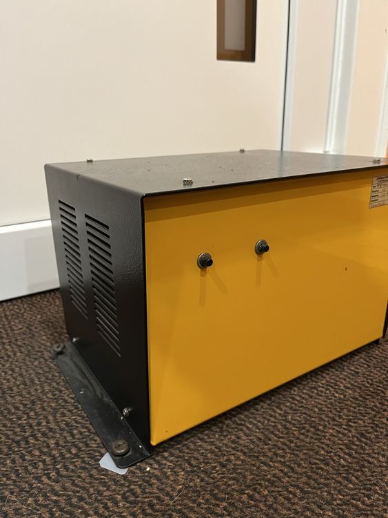 Transformer 110-220 Volt (2000 VA) | Kaufen auf Ricardo