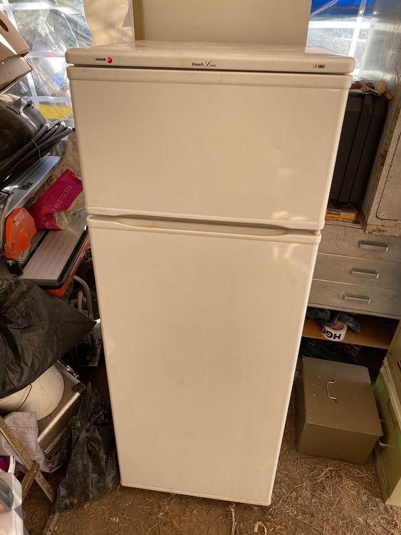 Frigo (Gebraucht) in Montmollin für CHF 20 – nur Abholung auf Ricardo ...