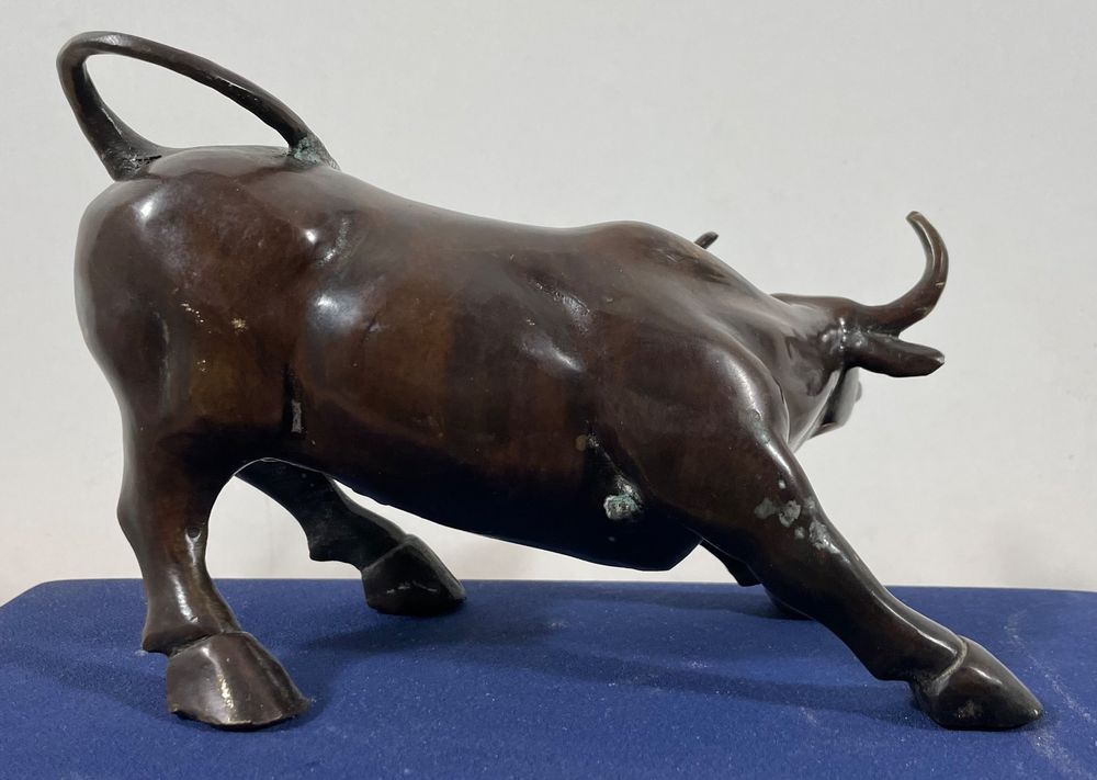 Stier Skulptur in Pose aus Bronze (Gebraucht) in Root für CHF 80 – mit Lieferung auf Ricardo kaufen