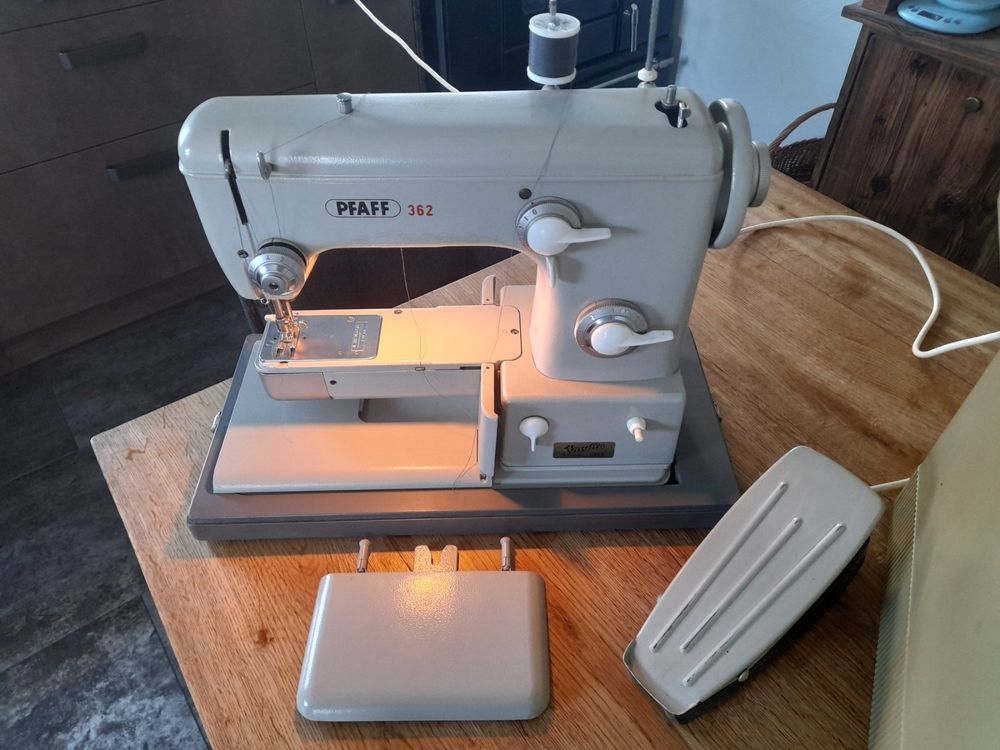 Alte Nähmaschine PFAFF 362 (Gebraucht) in Fanas für CHF 50 – nur ...