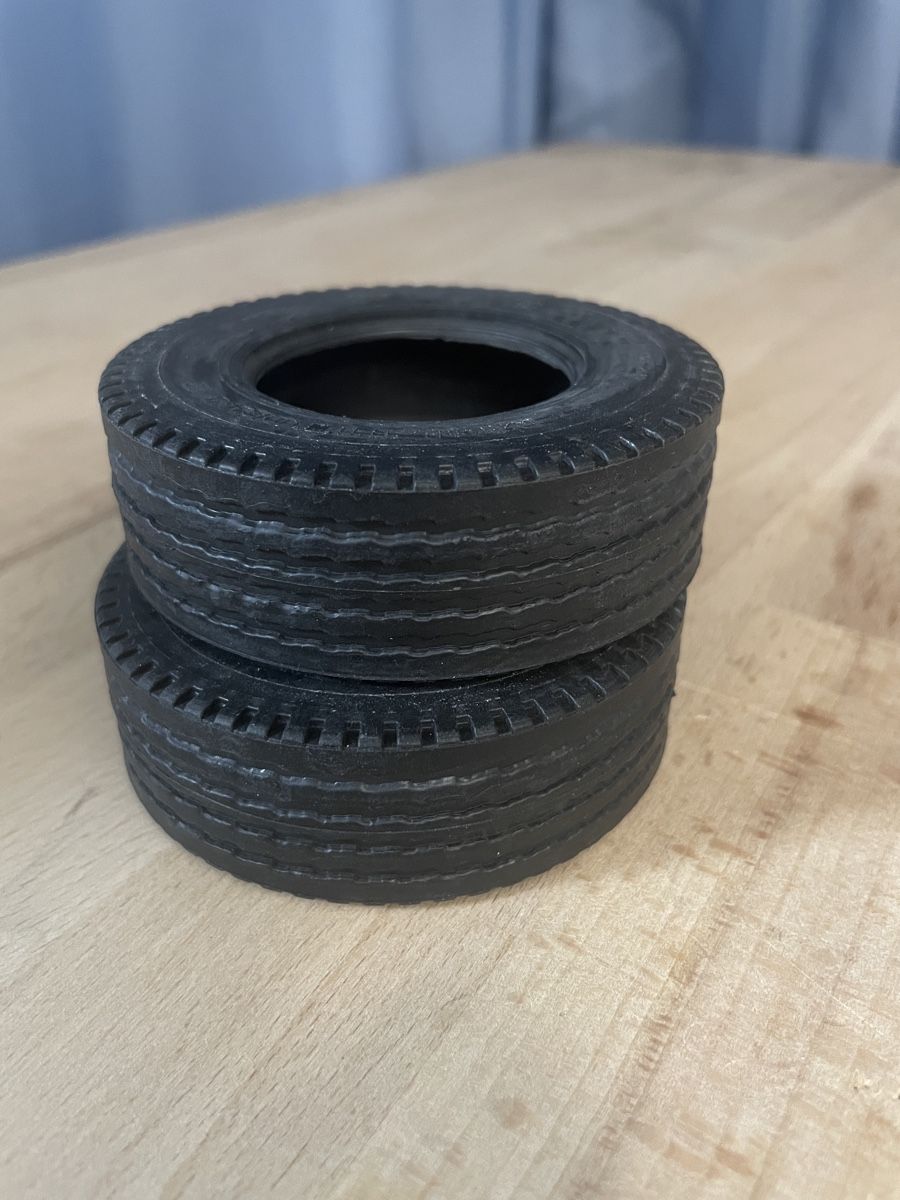 2 RC-Truck Breitreifen 26mm mit Fulda drauf (Neu (gemäss Beschreibung)) in Schmitten FR für CHF ...